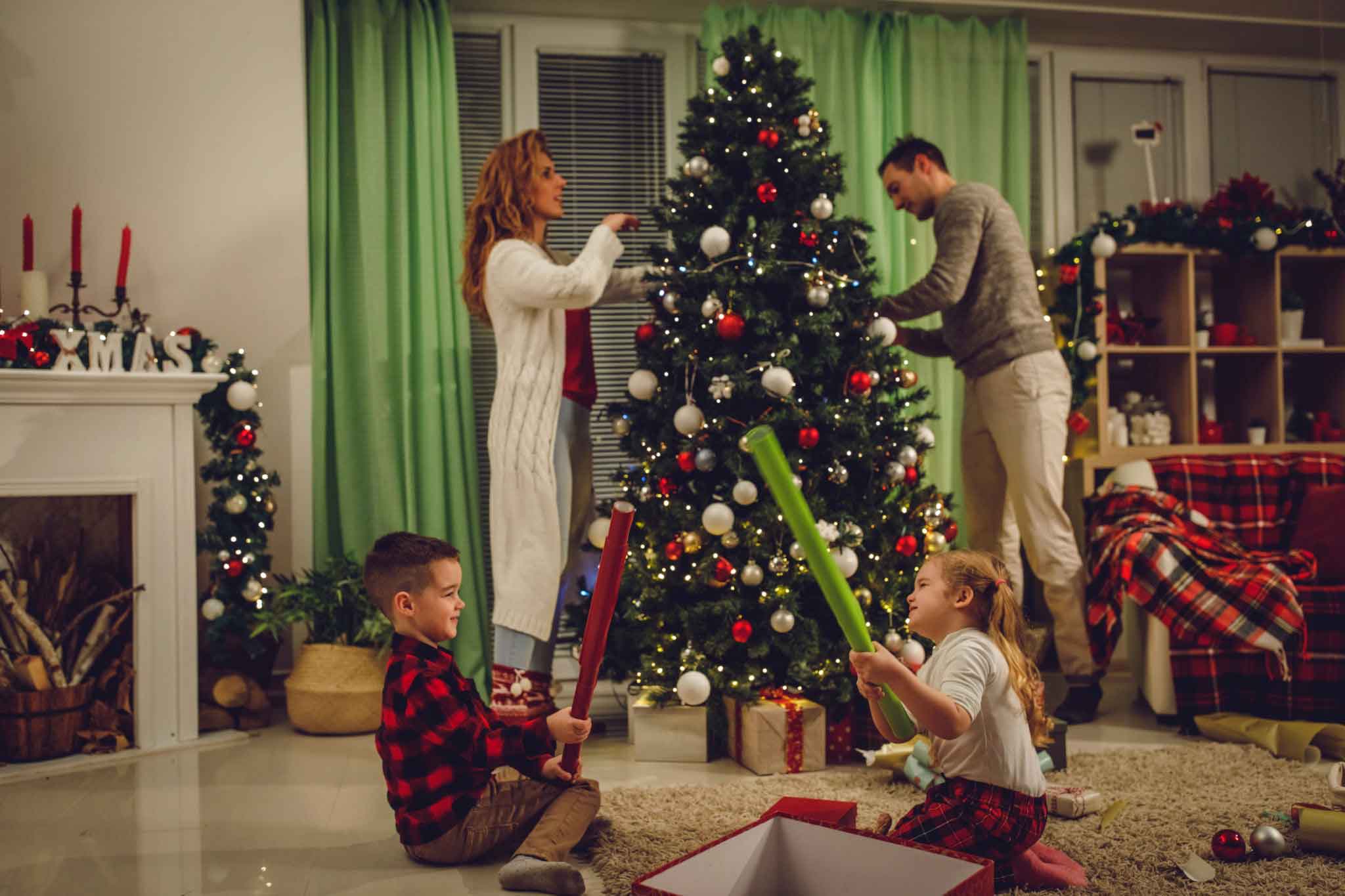 Christmas Decorating Without Overdoing It | Merry & Bright – Merry ...